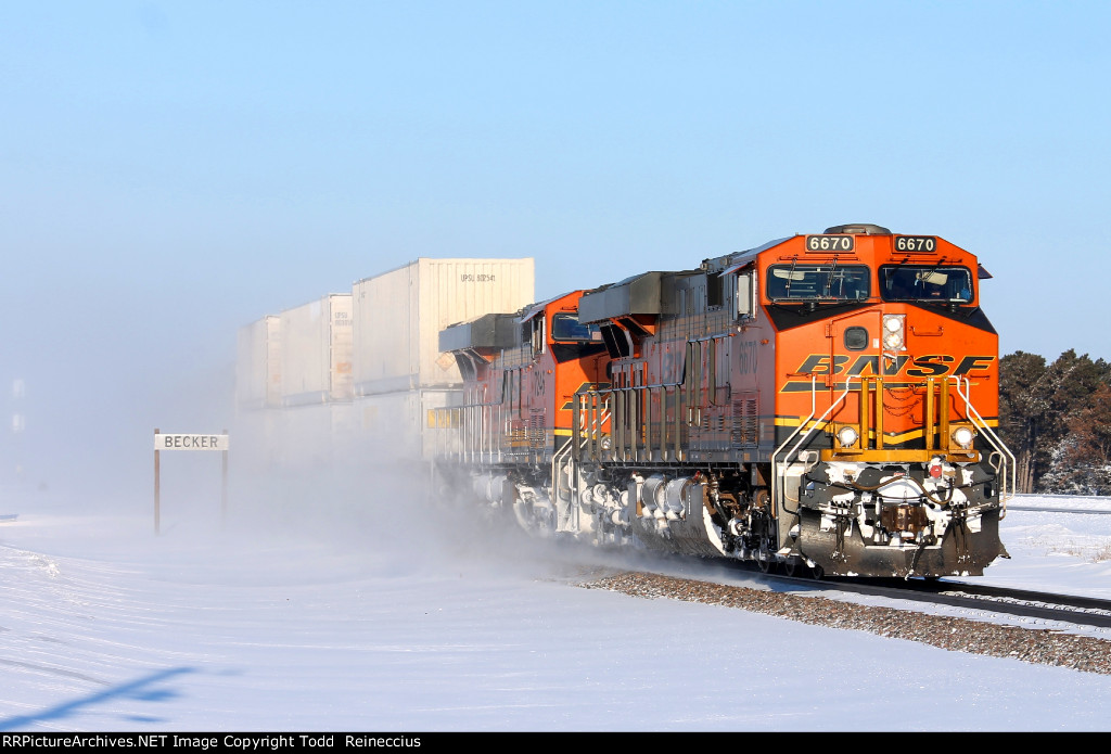 BNSF 6670